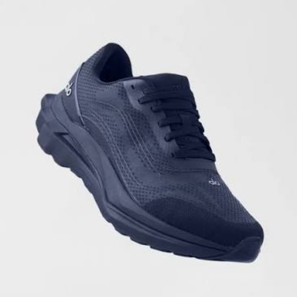 ALO Yoga | Shoes | Alo Yoga Runner New Nib Sneaker Running Shoe In Navy ...